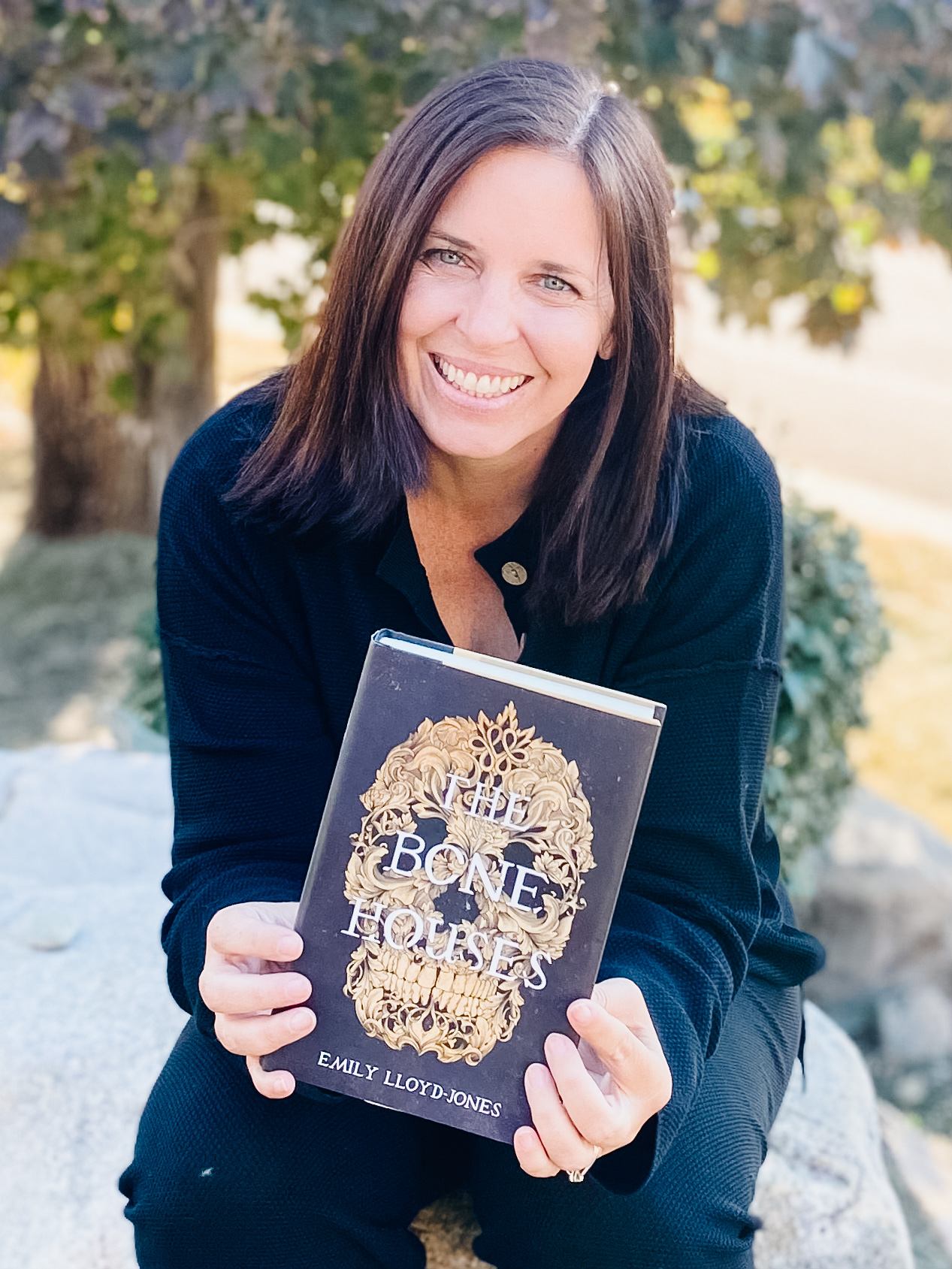 The Bone Houses – Shannon's Library