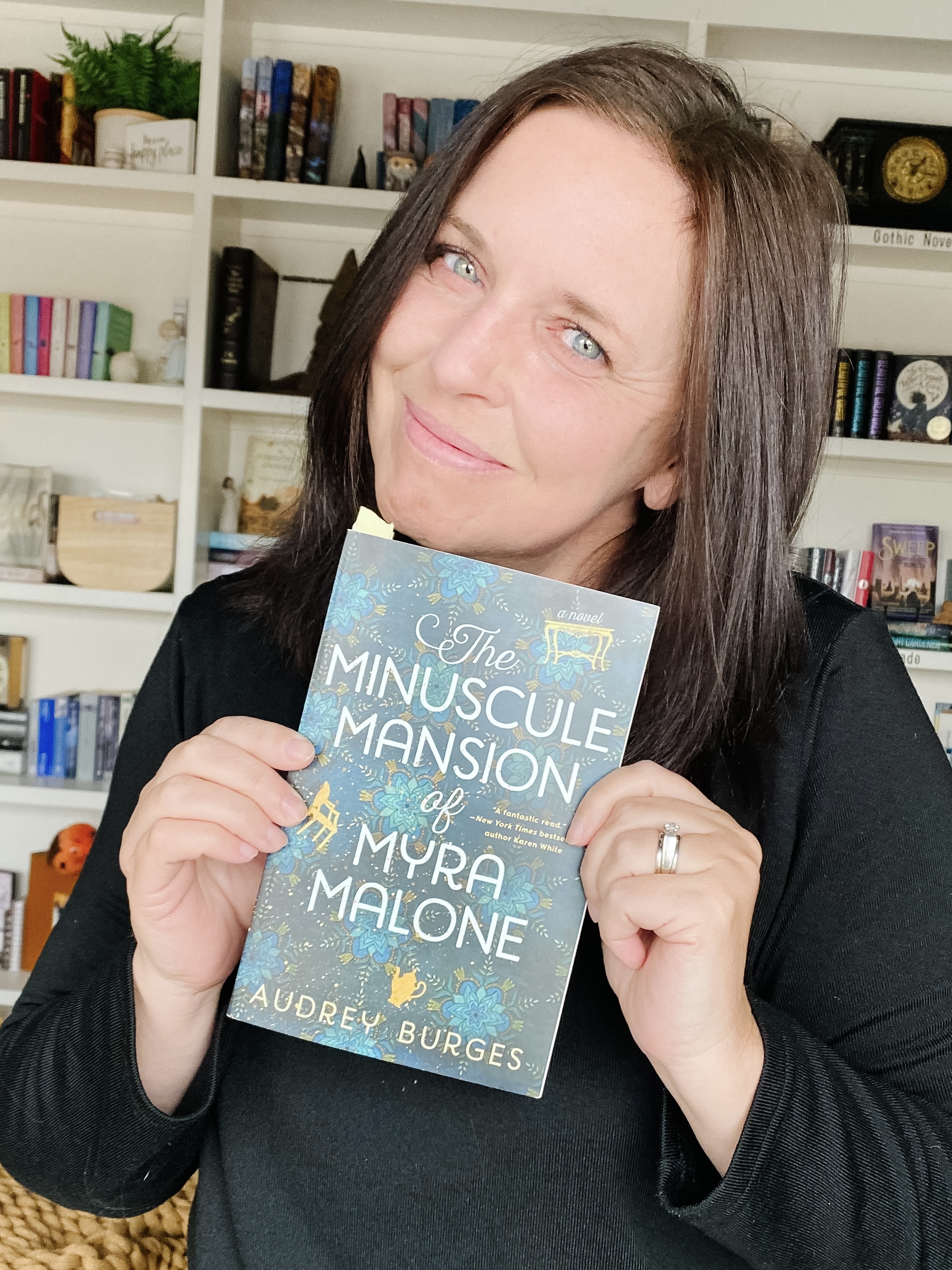 The Minuscule Mansion of Myra Malone – Shannon's Library